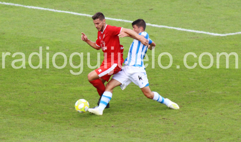 El Guijuelo pierde a Jesús Muñoz, recupera a Adrián Cruz